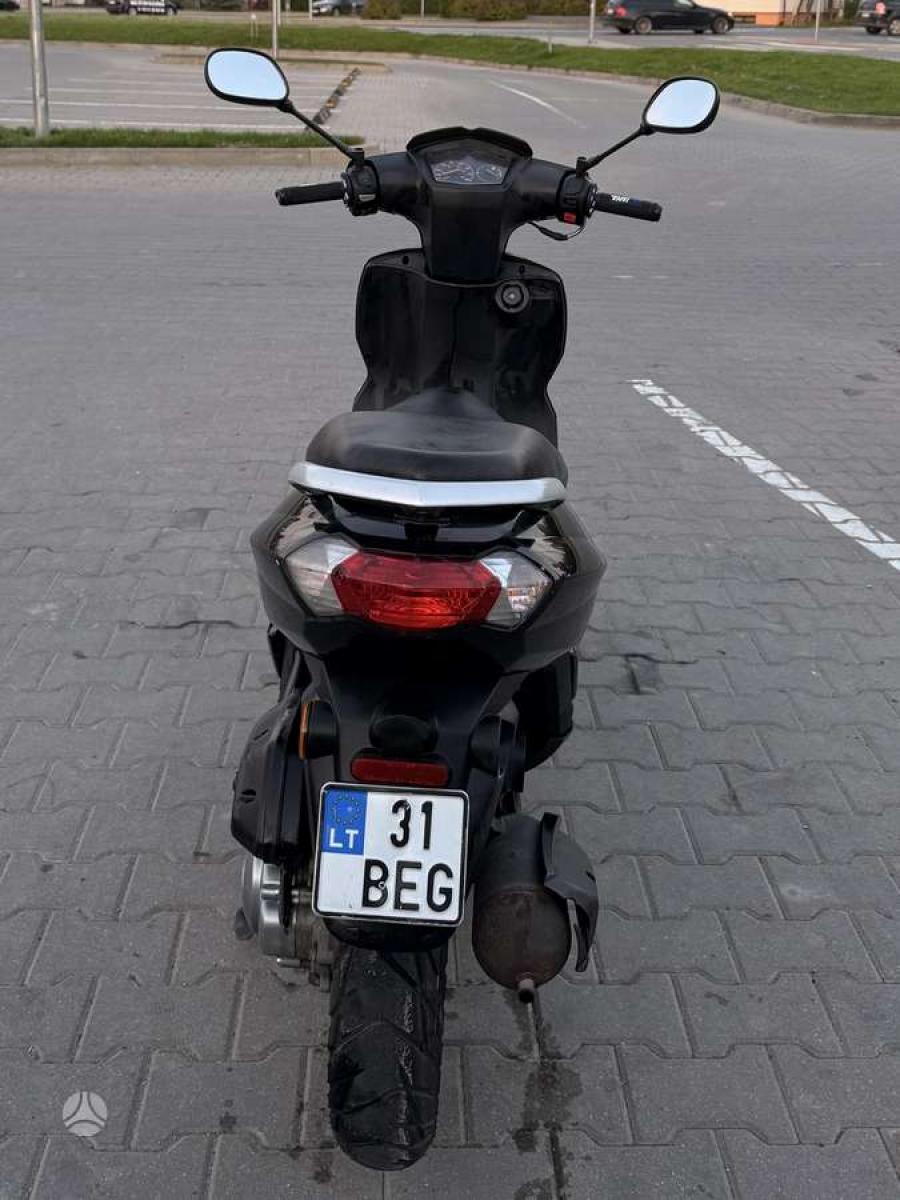 Black Peugeot Kisbee 2017 in Kretinga, with an engine capacity of 49.00 L and mileage of 30 thousand km for 750 €, photo 6 on AUTOMOTO.COM.LV