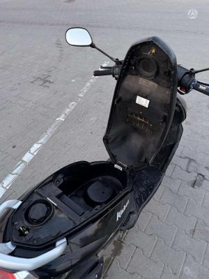 Black Peugeot Kisbee 2017 in Kretinga, with an engine capacity of 49.00 L and mileage of 30 thousand km for 750 €, photo 10 on AUTOMOTO.COM.LV