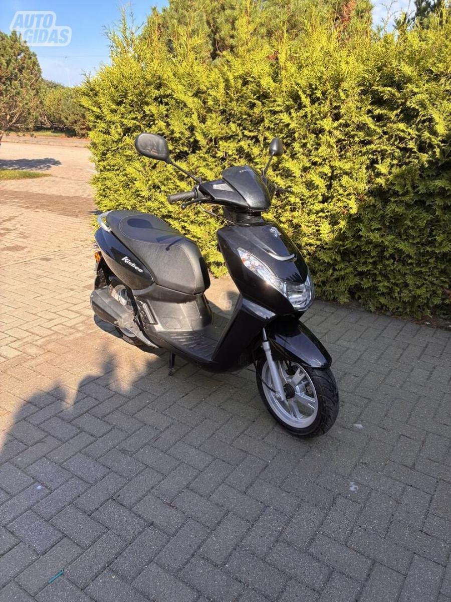 Black Peugeot Kisbee 2021 in Klaipeda, with an engine capacity of 0.05 L and mileage of 1 thousand km for 1300 €, photo 8 on AUTOMOTO.COM.LV