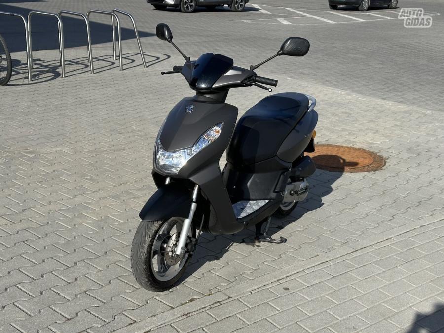 Black Peugeot Kisbee 2022 in Gargzdai, with an engine capacity of 0.05 L and mileage of 9 thousand km for 950 €, photo 1 on AUTOMOTO.COM.LV