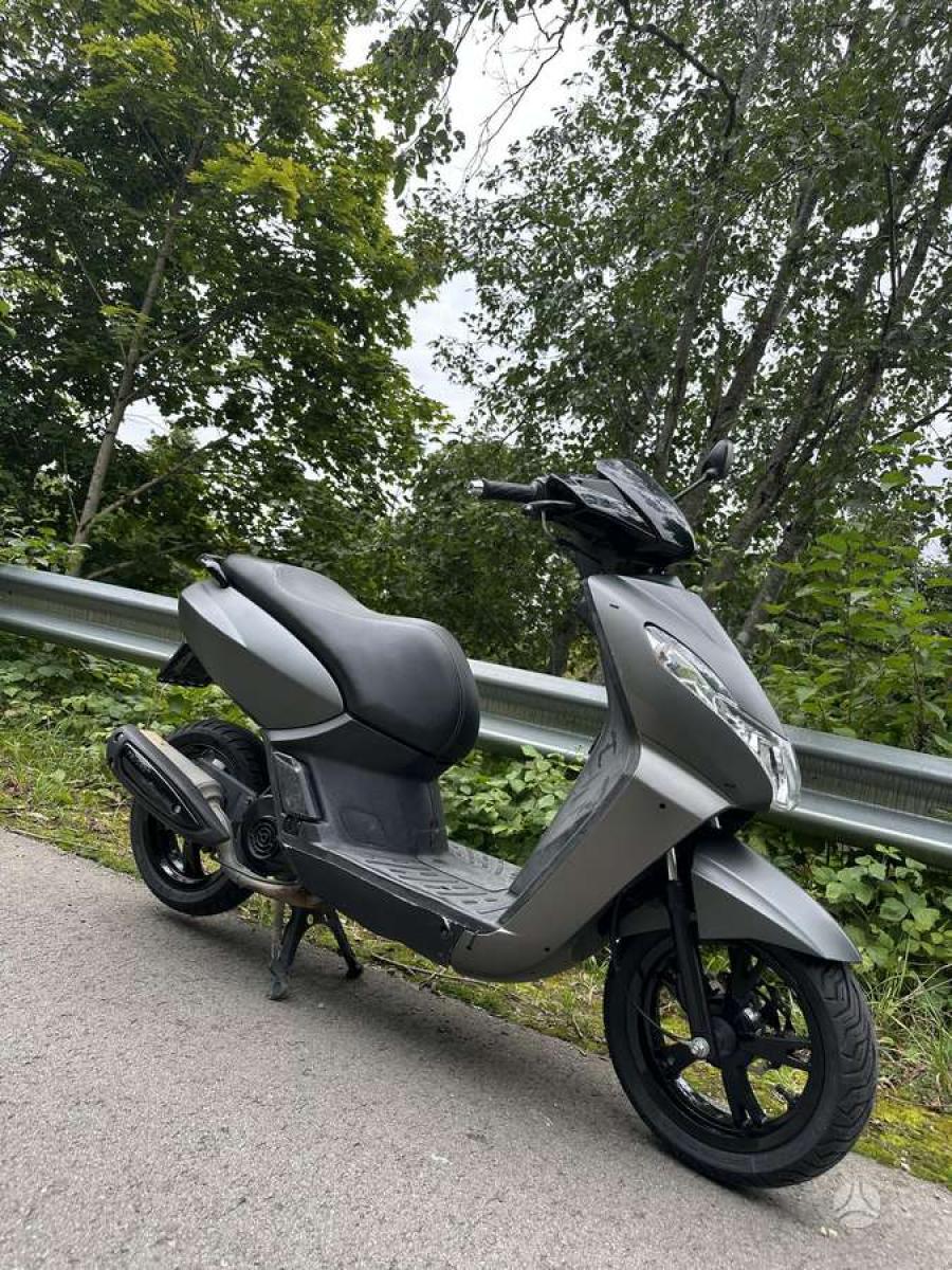 Grey Peugeot Kisbee 2014 in Gargzdai, with an engine capacity of 49.00 L and mileage of 13 thousand km for 700 €, photo 3 on AUTOMOTO.COM.LV