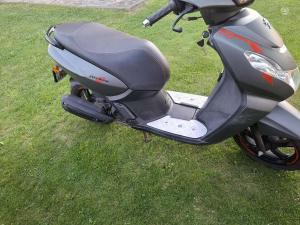 Pelēks Peugeot Kisbee 2019 Jonava, ar dzinēja tilpumu 49.00 L un nobraukumu 13 tūkst. km par 550 €, foto 4 vietnē AUTOMOTO.COM.LV