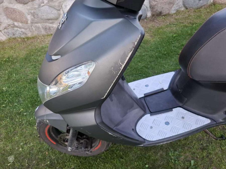 Pelēks Peugeot Kisbee 2019 Jonava, ar dzinēja tilpumu 49.00 L un nobraukumu 13 tūkst. km par 550 €, foto 8 vietnē AUTOMOTO.COM.LV