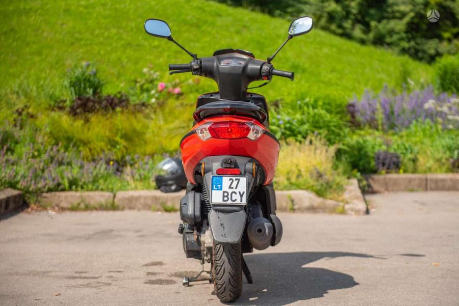 Red Peugeot Kisbee 2018 in Kaunas, with an engine capacity of 49.00 L and mileage of 18 thousand km for 600 €, photo 6 on AUTOMOTO.COM.LV
