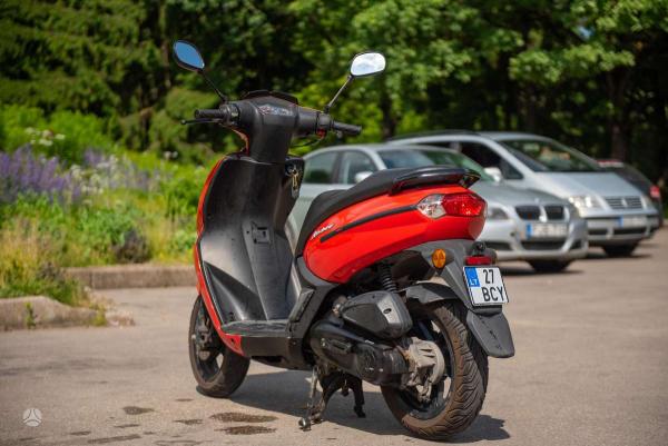 Red Peugeot Kisbee 2018 in Kaunas, with an engine capacity of 49.00 L and mileage of 18 thousand km for 600 €, photo 6 on AUTOMOTO.COM.LV
