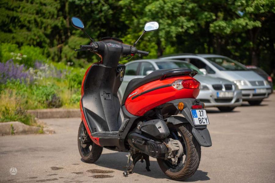 Red Peugeot Kisbee 2018 in Kaunas, with an engine capacity of 49.00 L and mileage of 18 thousand km for 600 €, photo 7 on AUTOMOTO.COM.LV
