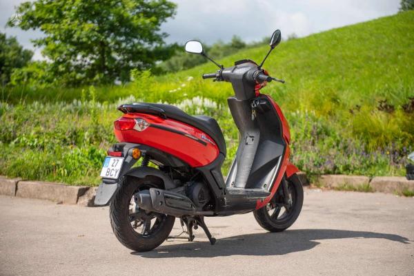 Red Peugeot Kisbee 2018 in Kaunas, with an engine capacity of 49.00 L and mileage of 18 thousand km for 600 €, photo 7 on AUTOMOTO.COM.LV