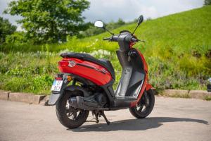 Red Peugeot Kisbee 2018 in Kaunas, with an engine capacity of 49.00 L and mileage of 18 thousand km for 600 €, photo 8 on AUTOMOTO.COM.LV