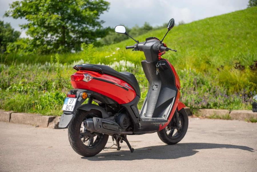 Red Peugeot Kisbee 2018 in Kaunas, with an engine capacity of 49.00 L and mileage of 18 thousand km for 600 €, photo 8 on AUTOMOTO.COM.LV