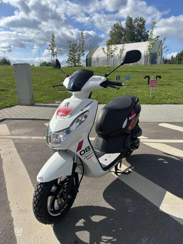 White Peugeot Kisbee 2021 in Vilnius, with an engine capacity of 49.00 L and mileage of 1 thousand km for 1150 €, photo 1 on AUTOMOTO.COM.LV