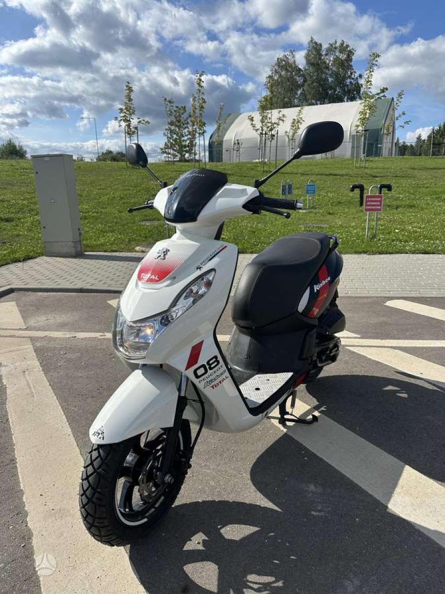 White Peugeot Kisbee 2021 in Vilnius, with an engine capacity of 49.00 L and mileage of 1 thousand km for 1150 €, photo 1 on AUTOMOTO.COM.LV