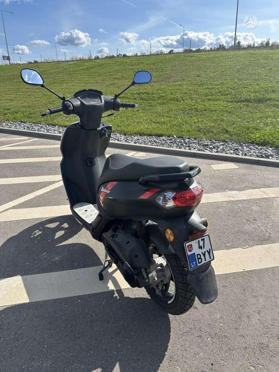 White Peugeot Kisbee 2021 in Vilnius, with an engine capacity of 49.00 L and mileage of 1 thousand km for 1150 €, photo 3 on AUTOMOTO.COM.LV