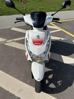 White Peugeot Kisbee 2021 in Vilnius, with an engine capacity of 49.00 L and mileage of 1 thousand km for 1150 €, photo 7 on AUTOMOTO.COM.LV