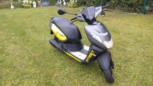 Yellow Peugeot Kisbee 2019 in Jonava, with an engine capacity of 50.00 L and mileage of 6 thousand km for 1050 €, photo 4 on AUTOMOTO.COM.LV