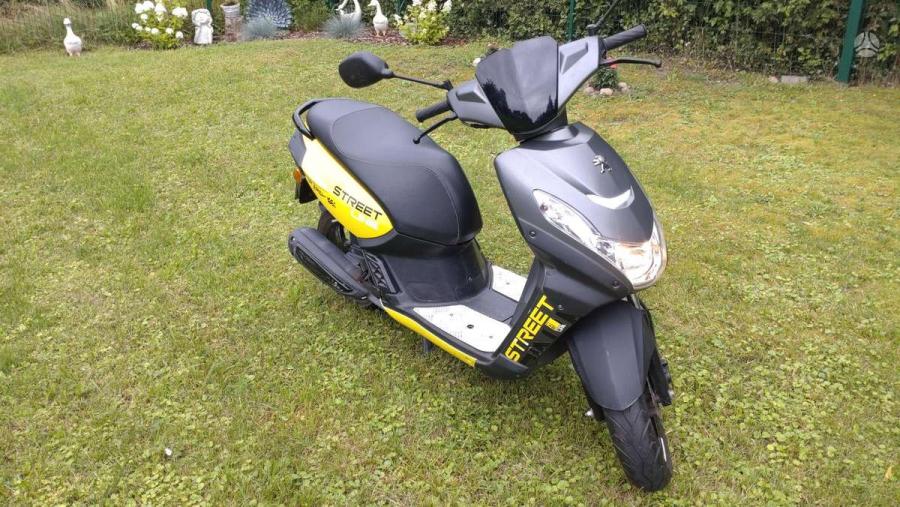 Yellow Peugeot Kisbee 2019 in Jonava, with an engine capacity of 50.00 L and mileage of 6 thousand km for 1050 €, photo 4 on AUTOMOTO.COM.LV