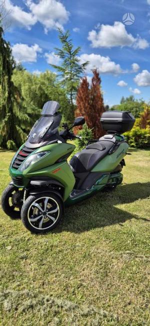 Melns Peugeot Metropolis 2017 Jurbarkas, ar dzinēja tilpumu 0.40 L un nobraukumu 28 tūkst. km par 4200 €, foto  vietnē AUTOMOTO.COM.LV
