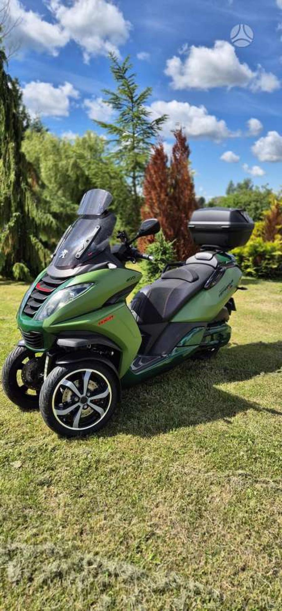 Melns Peugeot Metropolis 2017 Jurbarkas, ar dzinēja tilpumu 0.40 L un nobraukumu 28 tūkst. km par 4200 €, foto 1 vietnē AUTOMOTO.COM.LV