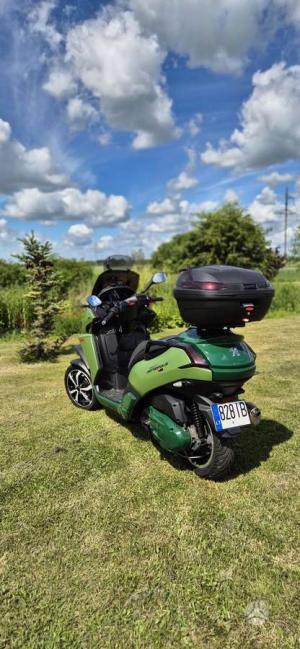 Melns Peugeot Metropolis 2017 Jurbarkas, ar dzinēja tilpumu 0.40 L un nobraukumu 28 tūkst. km par 4200 €, foto 6 vietnē AUTOMOTO.COM.LV