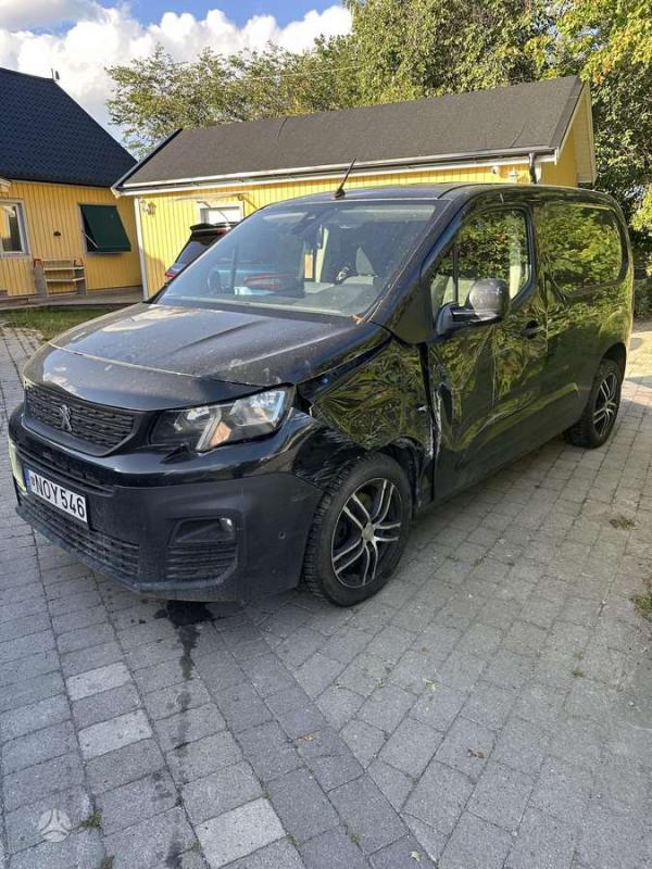 Melns Peugeot Partner 2019 Palanga, ar dzinēja tilpumu 1.50 L un nobraukumu 250 tūkst. km par 4700 €, foto 3 vietnē AUTOMOTO.COM.LV