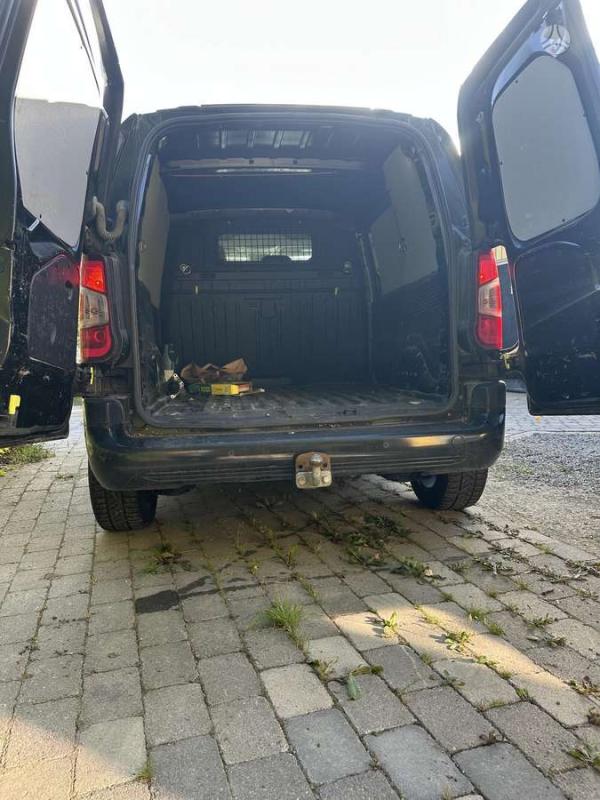 Melns Peugeot Partner 2019 Palanga, ar dzinēja tilpumu 1.50 L un nobraukumu 250 tūkst. km par 4700 €, foto 9 vietnē AUTOMOTO.COM.LV