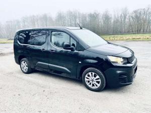 Black Peugeot Partner 2020 in Pagegiai, with an engine capacity of 1.20 L and mileage of 286 thousand km for 7300 €, photo 3 on AUTOMOTO.COM.LV