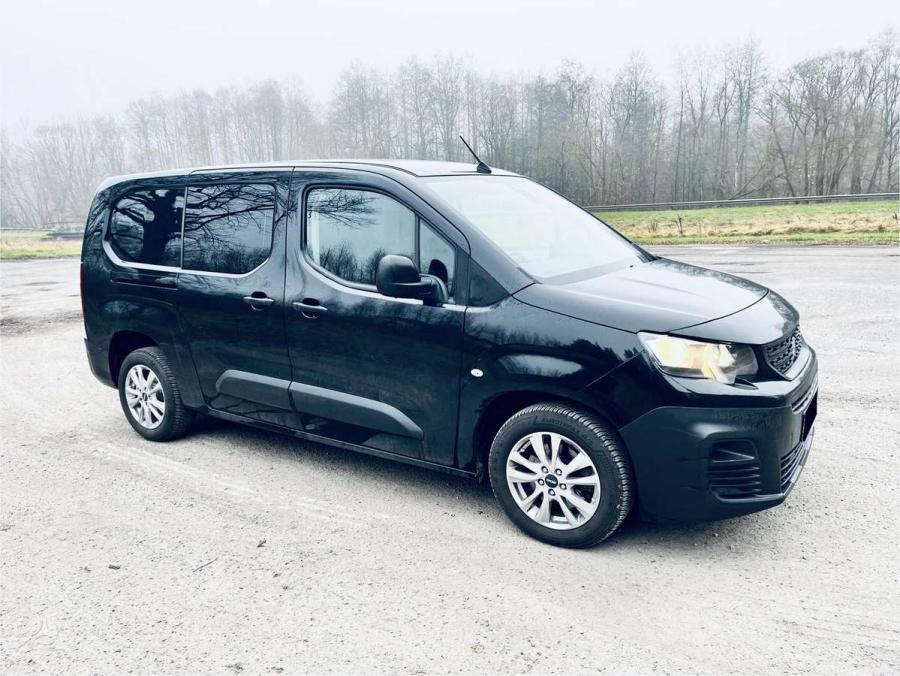 Black Peugeot Partner 2020 in Pagegiai, with an engine capacity of 1.20 L and mileage of 286 thousand km for 7300 €, photo 3 on AUTOMOTO.COM.LV