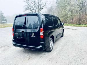 Black Peugeot Partner 2020 in Pagegiai, with an engine capacity of 1.20 L and mileage of 286 thousand km for 7300 €, photo 4 on AUTOMOTO.COM.LV