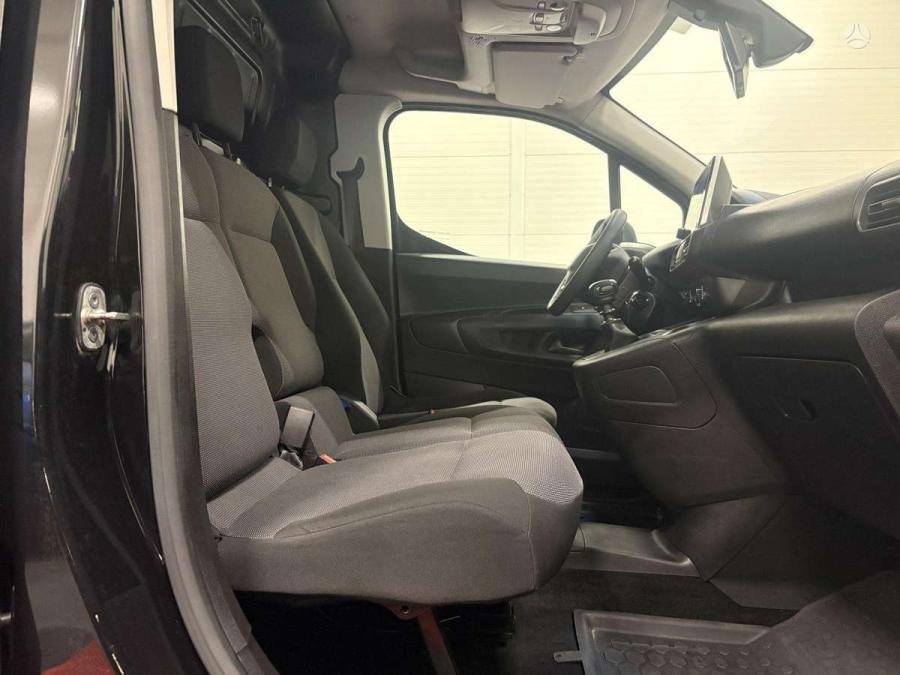 Black Peugeot Partner 2021 in Vilnius, with an engine capacity of 1.20 L and mileage of 296 thousand km for 7490 €, photo 16 on AUTOMOTO.COM.LV