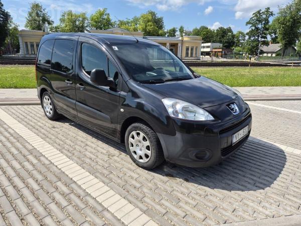Melns Peugeot Partner 2010 Cēsis, ar dzinēja tilpumu 1.60 L un nobraukumu 260 tūkst. km par 1800 €, foto 1 vietnē AUTOMOTO.COM.LV
