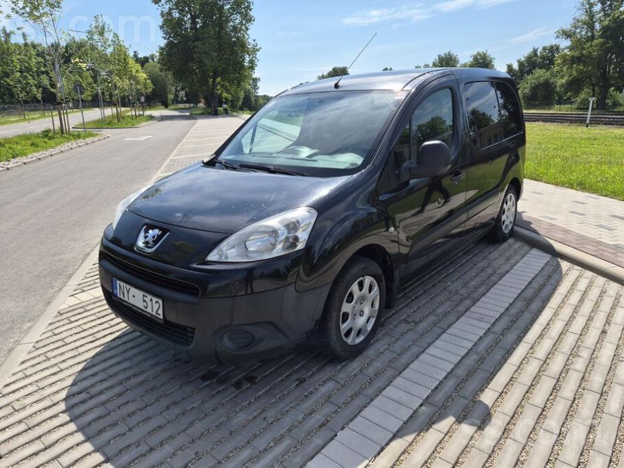 Melns Peugeot Partner 2010 Cēsis, ar dzinēja tilpumu 1.60 L un nobraukumu 260 tūkst. km par 1800 €, foto 4 vietnē AUTOMOTO.COM.LV