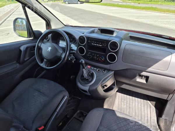 Melns Peugeot Partner 2010 Cēsis, ar dzinēja tilpumu 1.60 L un nobraukumu 260 tūkst. km par 1800 €, foto 7 vietnē AUTOMOTO.COM.LV