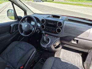 Melns Peugeot Partner 2010 Cēsis, ar dzinēja tilpumu 1.60 L un nobraukumu 260 tūkst. km par 1800 €, foto 8 vietnē AUTOMOTO.COM.LV
