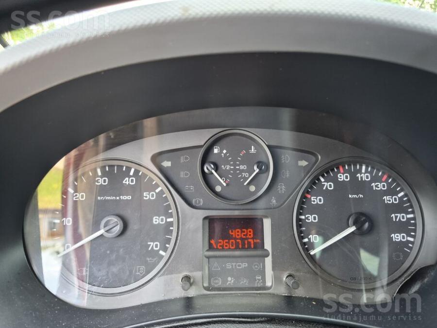 Melns Peugeot Partner 2010 Cēsis, ar dzinēja tilpumu 1.60 L un nobraukumu 260 tūkst. km par 1800 €, foto 9 vietnē AUTOMOTO.COM.LV