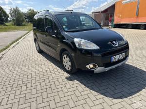 Black Peugeot Partner 2011 in Marijampole, with an engine capacity of 1.60 L and mileage of 281 thousand km for 4250 €, photo 5 on AUTOMOTO.COM.LV