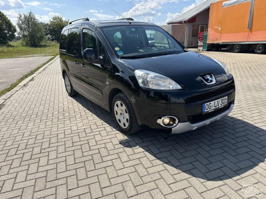 Black Peugeot Partner 2011 in Marijampole, with an engine capacity of 1.60 L and mileage of 281 thousand km for 4250 €, photo 5 on AUTOMOTO.COM.LV