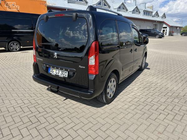 Black Peugeot Partner 2011 in Marijampole, with an engine capacity of 1.60 L and mileage of 281 thousand km for 4250 €, photo 6 on AUTOMOTO.COM.LV