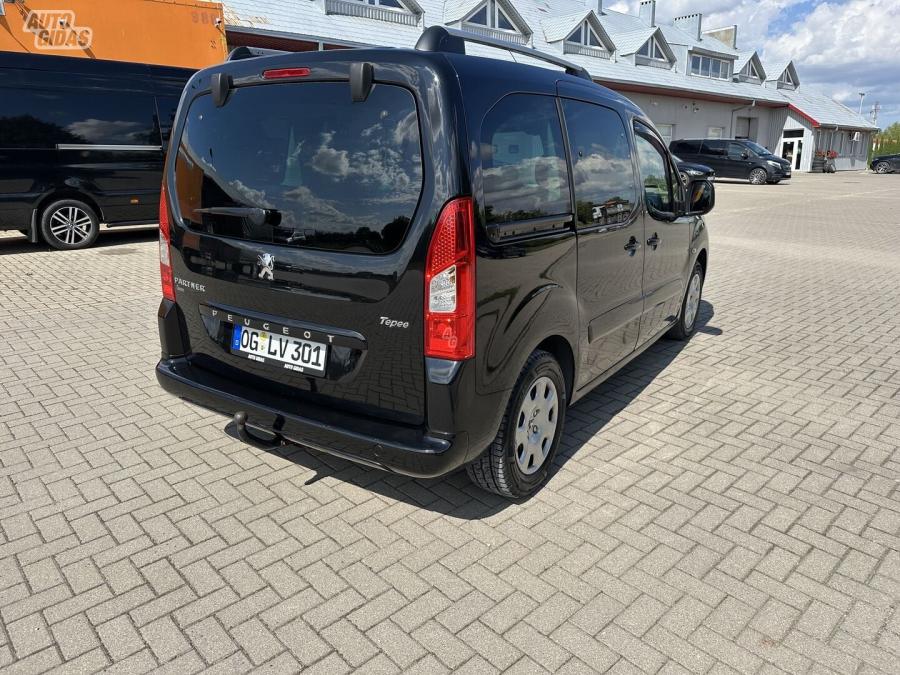 Black Peugeot Partner 2011 in Marijampole, with an engine capacity of 1.60 L and mileage of 281 thousand km for 4250 €, photo 7 on AUTOMOTO.COM.LV
