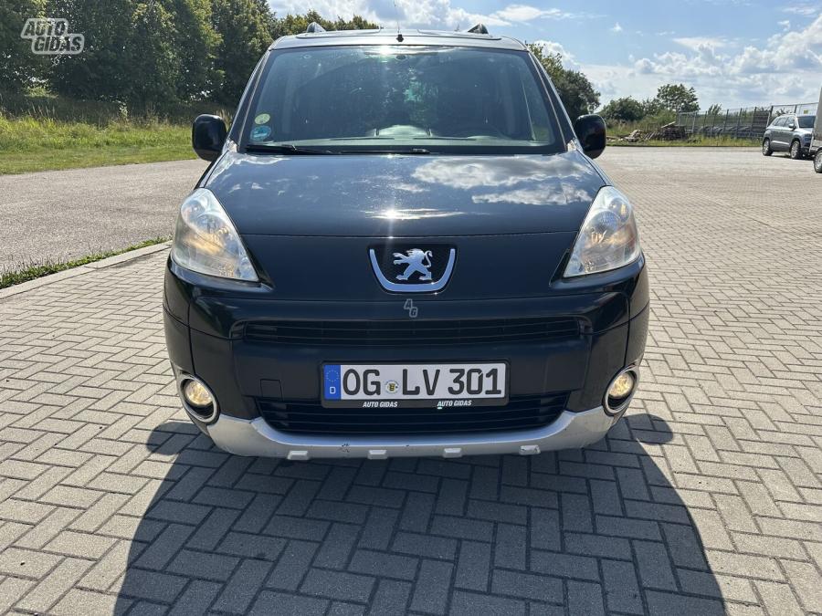 Black Peugeot Partner 2011 in Marijampole, with an engine capacity of 1.60 L and mileage of 281 thousand km for 4250 €, photo 8 on AUTOMOTO.COM.LV