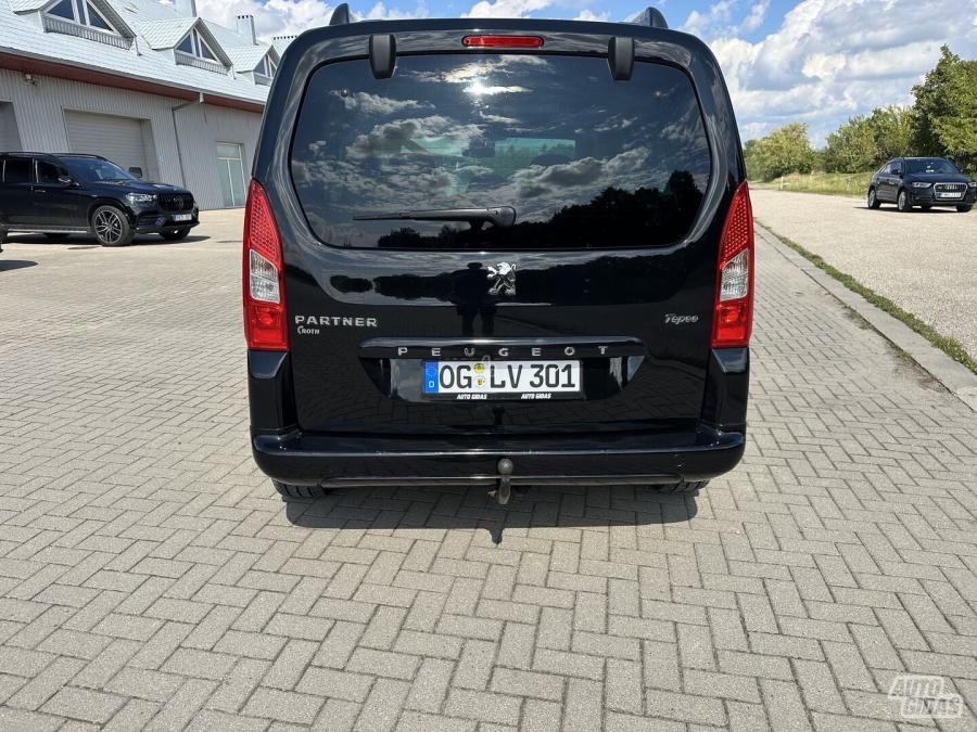 Black Peugeot Partner 2011 in Marijampole, with an engine capacity of 1.60 L and mileage of 281 thousand km for 4250 €, photo 9 on AUTOMOTO.COM.LV