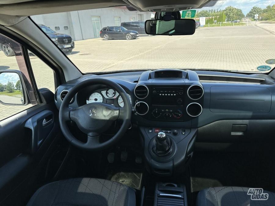 Black Peugeot Partner 2011 in Marijampole, with an engine capacity of 1.60 L and mileage of 281 thousand km for 4250 €, photo 13 on AUTOMOTO.COM.LV