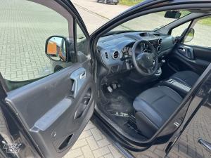 Black Peugeot Partner 2011 in Marijampole, with an engine capacity of 1.60 L and mileage of 281 thousand km for 4250 €, photo 14 on AUTOMOTO.COM.LV