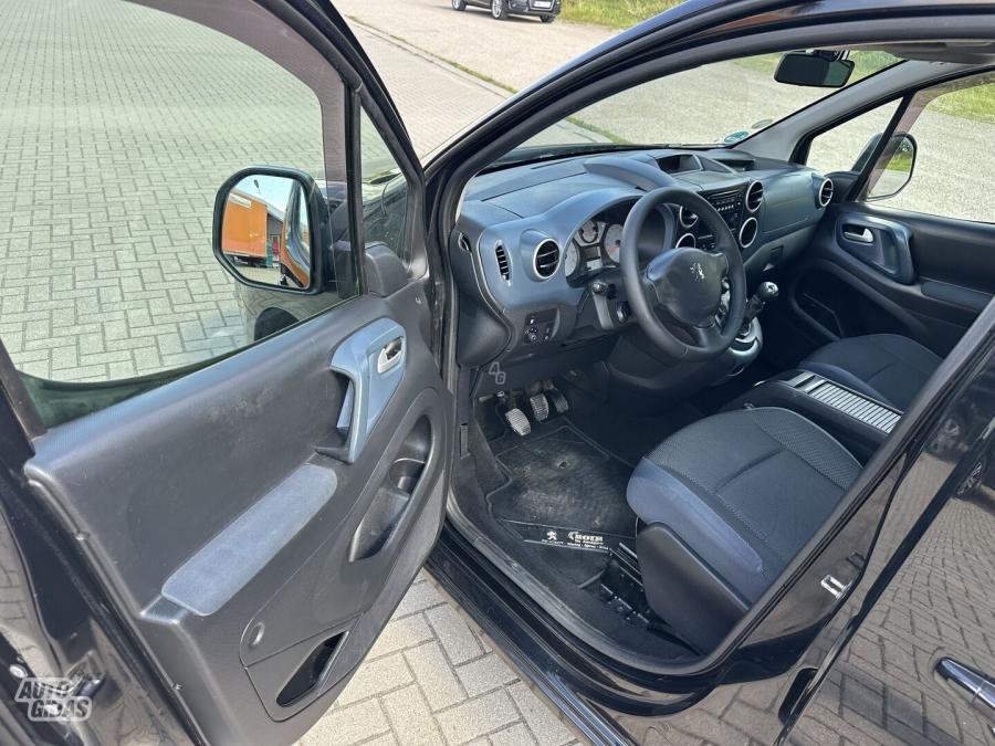 Black Peugeot Partner 2011 in Marijampole, with an engine capacity of 1.60 L and mileage of 281 thousand km for 4250 €, photo 14 on AUTOMOTO.COM.LV
