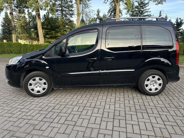 Peugeot Partner 2011 Marijampole vietnē Melns Peugeot Partner 2011 Marijampole, ar dzinēja tilpumu 1.60 L un nobraukumu 281 tūkst. km par 3999 €, foto 3 vietnē AUTOMOTO.COM.LV