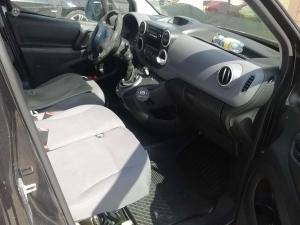 Black Peugeot Partner 2012 in Kaunas, with an engine capacity of 1.56 L and mileage of 276 thousand km for 3000 €, photo 6 on AUTOMOTO.COM.LV