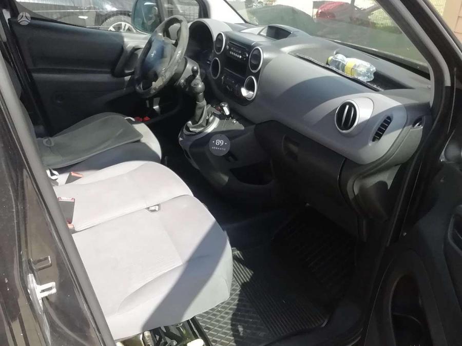 Black Peugeot Partner 2012 in Kaunas, with an engine capacity of 1.56 L and mileage of 276 thousand km for 3000 €, photo 6 on AUTOMOTO.COM.LV