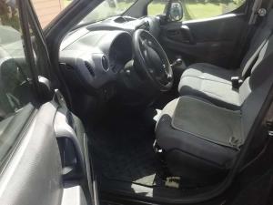 Black Peugeot Partner 2012 in Kaunas, with an engine capacity of 1.56 L and mileage of 276 thousand km for 3000 €, photo 9 on AUTOMOTO.COM.LV