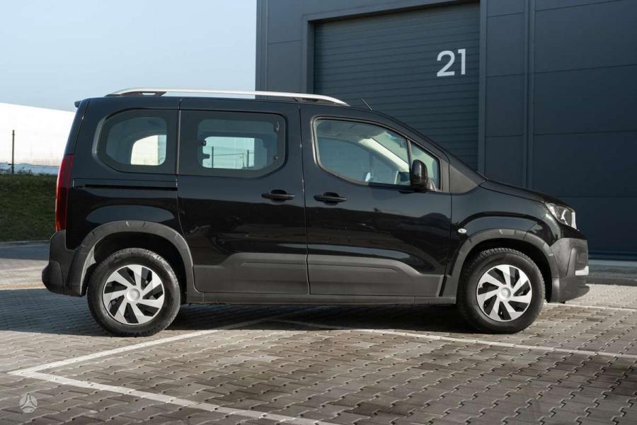 Black Peugeot Partner 2019 in Vilnius, with an engine capacity of 1.50 L and mileage of 206 thousand km for 8600 €, photo 8 on AUTOMOTO.COM.LV