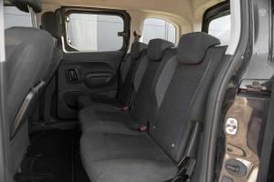 Black Peugeot Partner 2019 in Vilnius, with an engine capacity of 1.50 L and mileage of 206 thousand km for 8600 €, photo 16 on AUTOMOTO.COM.LV
