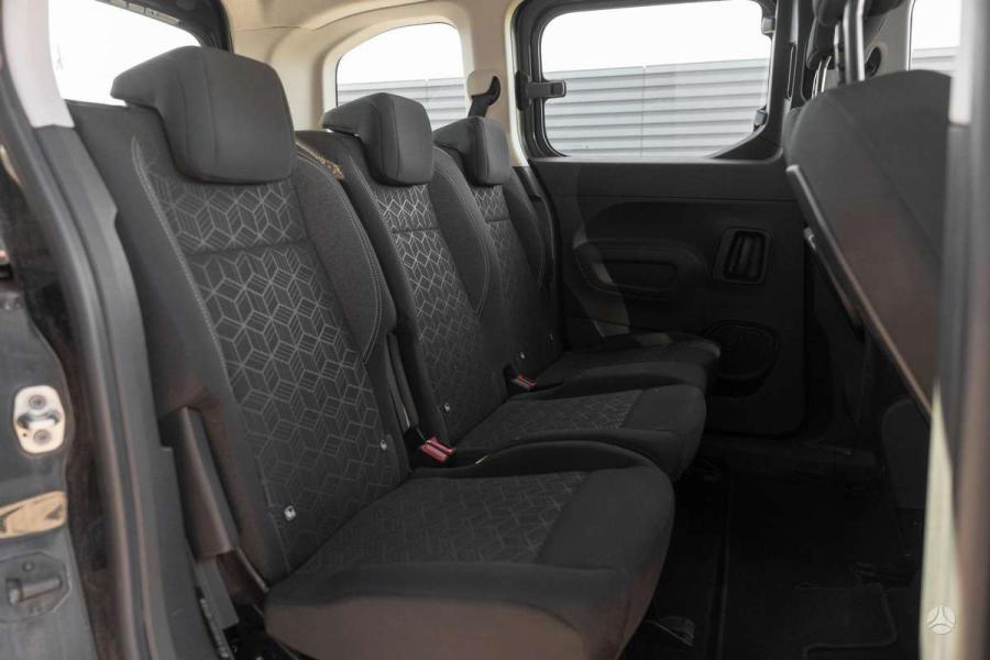 Black Peugeot Partner 2019 in Vilnius, with an engine capacity of 1.50 L and mileage of 206 thousand km for 8600 €, photo 17 on AUTOMOTO.COM.LV