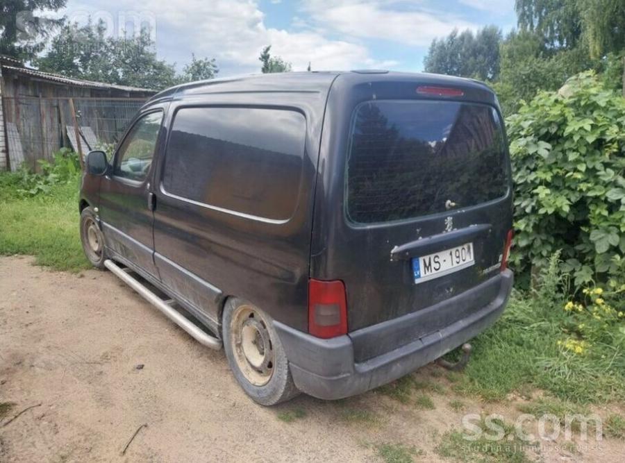 Black Peugeot Partner 2008 in Ludza, with an engine capacity of 1.60 L and mileage of 350 thousand km for 650 €, photo 3 on AUTOMOTO.COM.LV